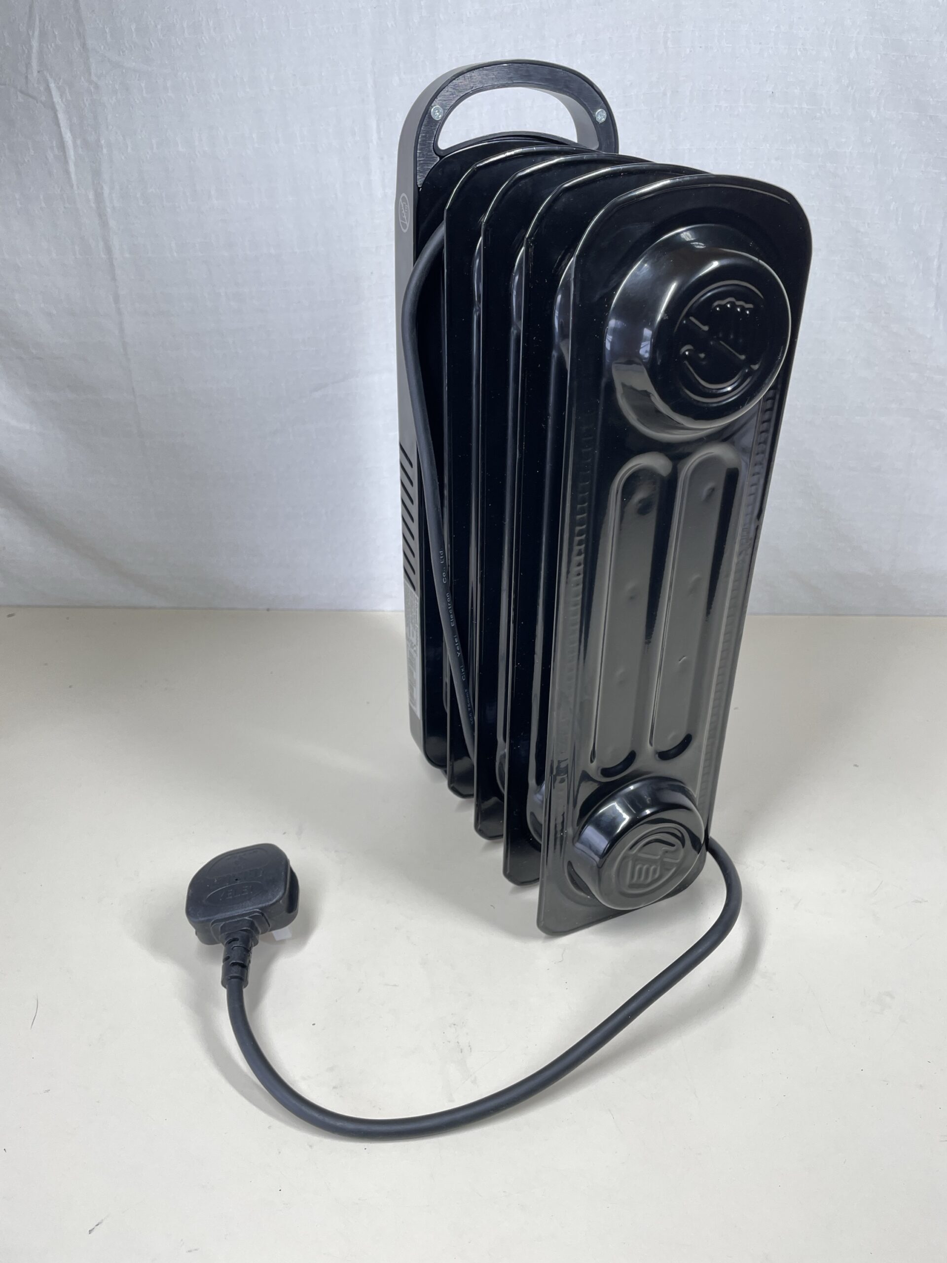 Russell Hobbs 650W Oil Filled Radiator, 5 Fin Portable Electric Heater ...
